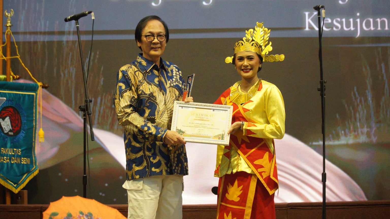 UKSW Kampus Pancasila Beri Penghargaan kepada Dr. (H.C) Sudhamek AWS ...