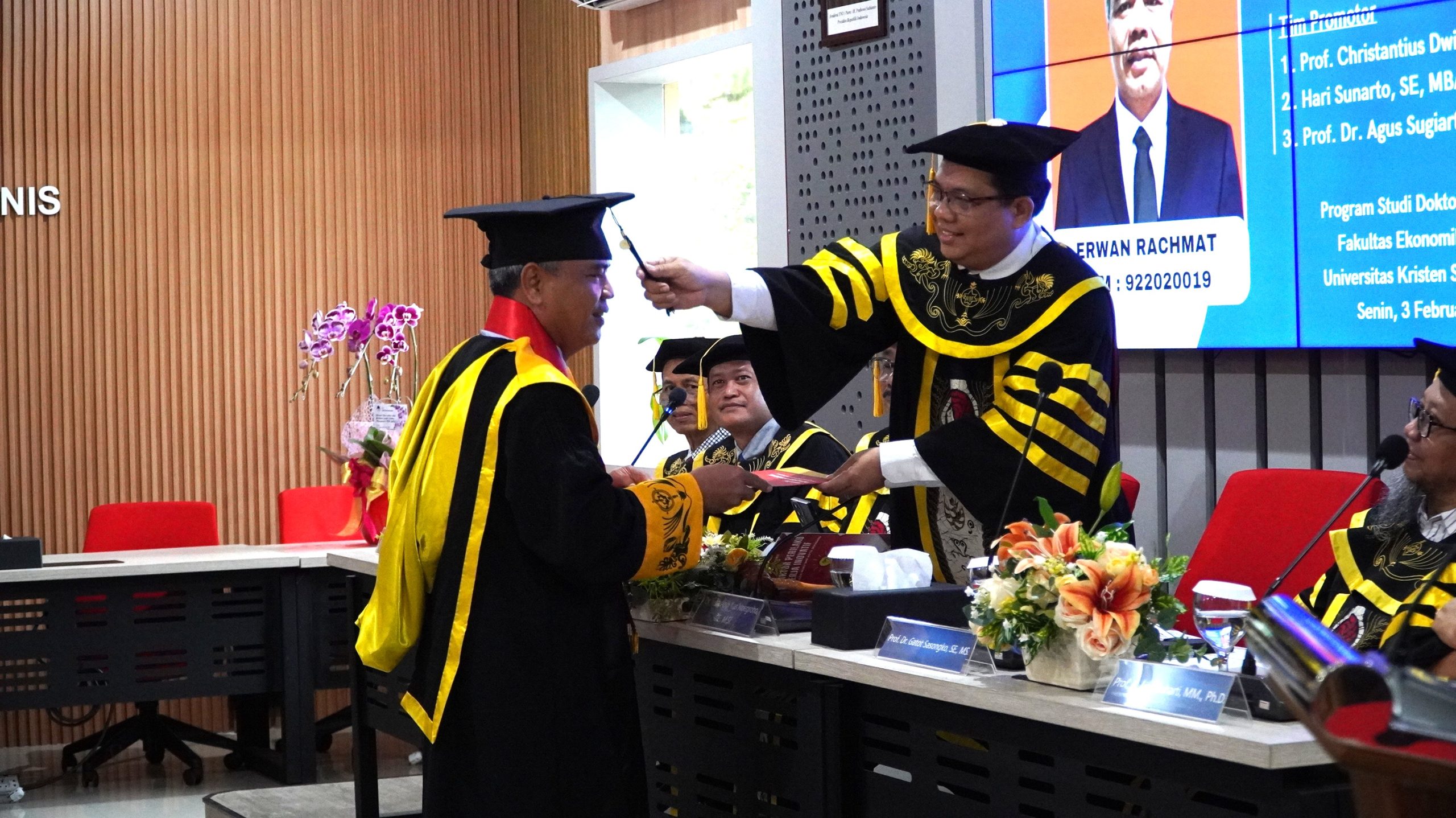 Erwan Rachmat Resmi Jadi Doktor Manajemen FEB UKSW: Menjadi Teladan ...